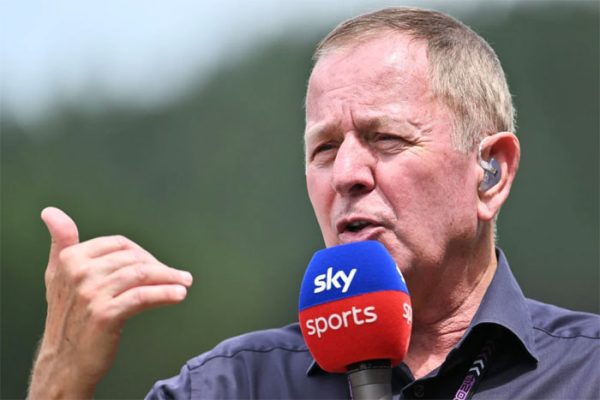 Brundle: Verstappen deve seguir na Red Bull em 2026