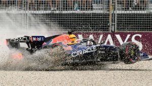 Falha no ERS causa forte acidente de Verstappen em Melbourne