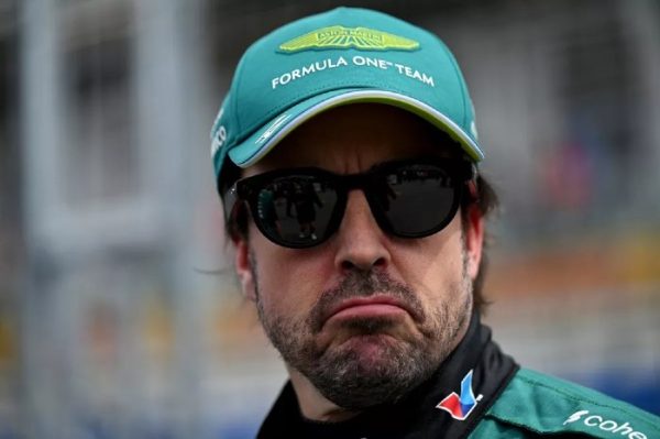 Button vê Alonso com grandes chances na Tríplice Coroa